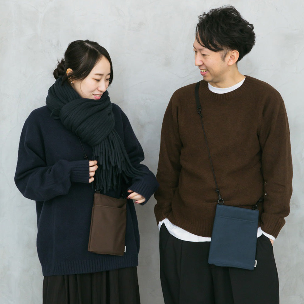 SMART SHOULDER BAG – TO&FRO 軽さをもってでかけよう。