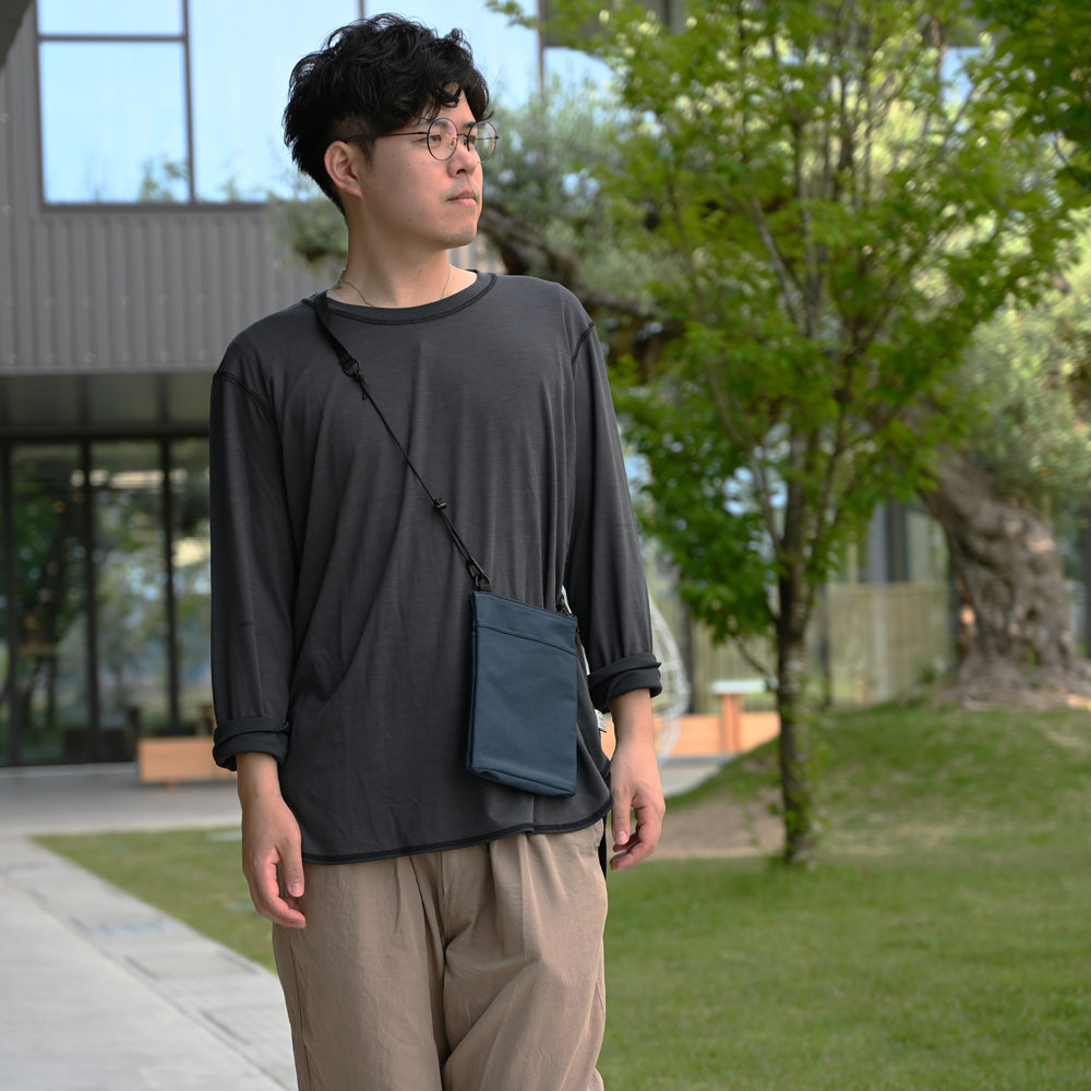 SMART SHOULDER BAG – TO&FRO 軽さをもってでかけよう。