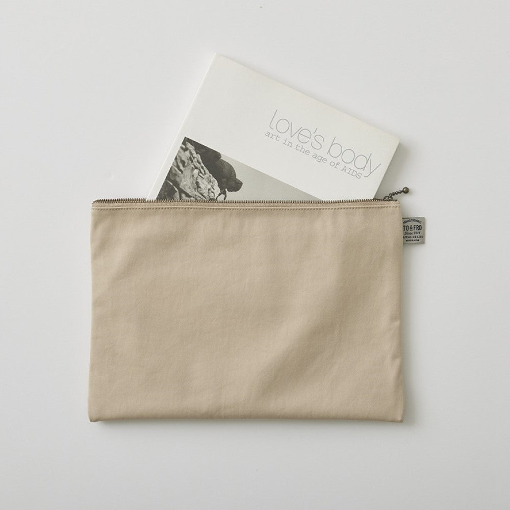 ABC POUCH -B5-【ONLINE限定】 – TO&FRO 軽さをもってでかけよう。